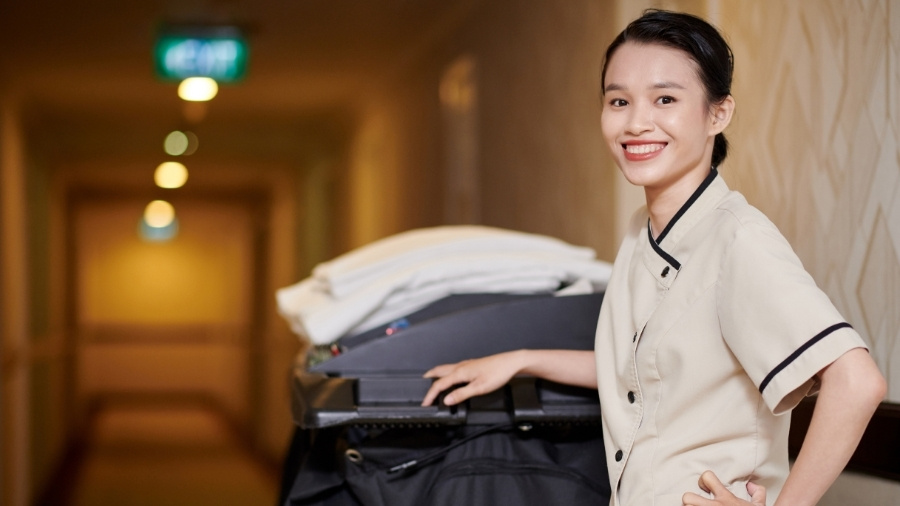 Buyer’s Guide To Mini Bar Trolleys For Luxury Hotels & Boutique
